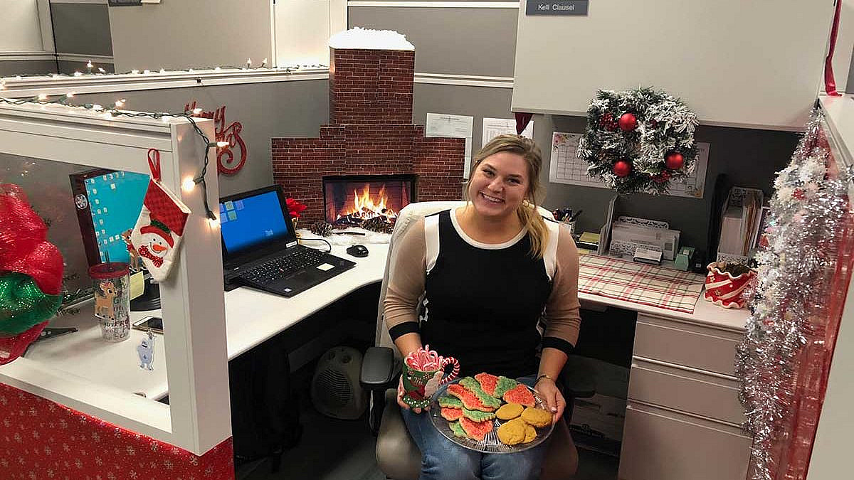 Office Desk Decoration Competition